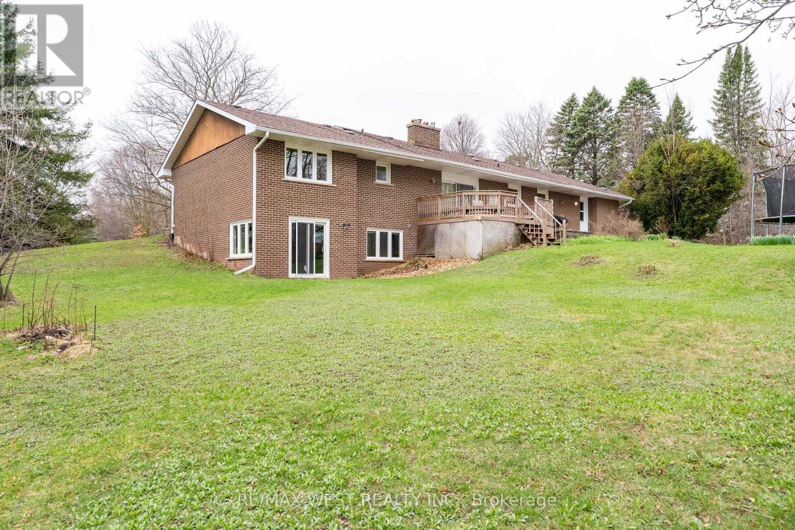 For Sale: 3 Field Crest Road, Caledon, ON L7C 1H4 | Zealty