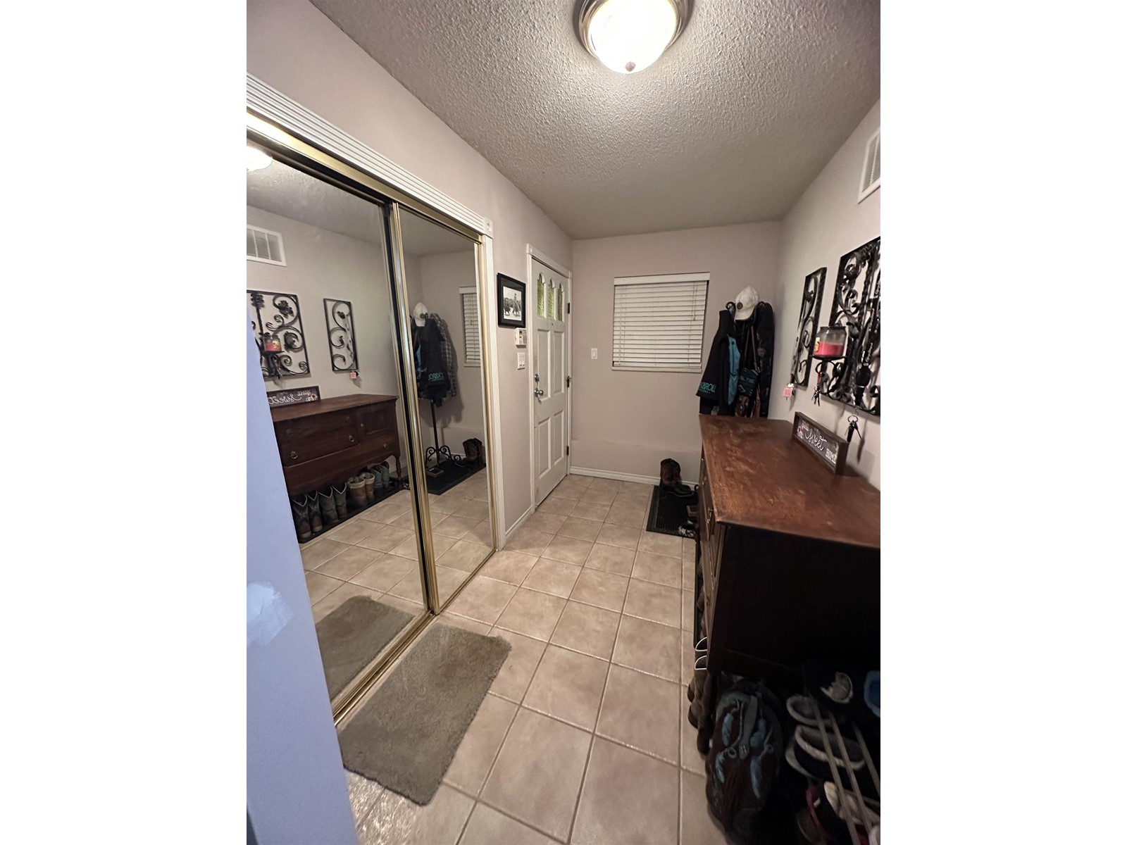 1715 Duncan Drive, Delta, British Columbia V4L 1S1 (25575590) | Trisha ...