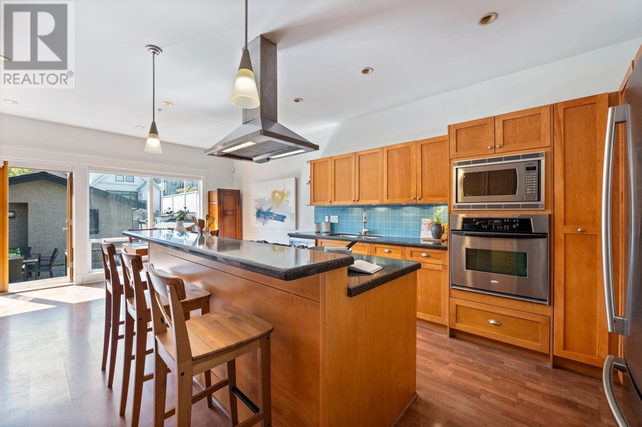 136 E 26th Avenue, Vancouver, British Columbia V5V 2G9 (26753611 ...