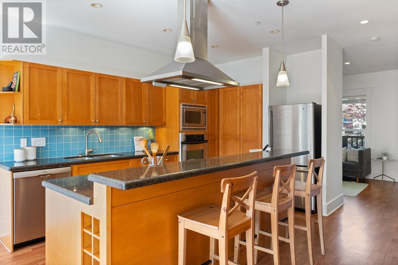 136 E 26th Avenue, Vancouver, British Columbia V5V 2G9 (26753611 ...