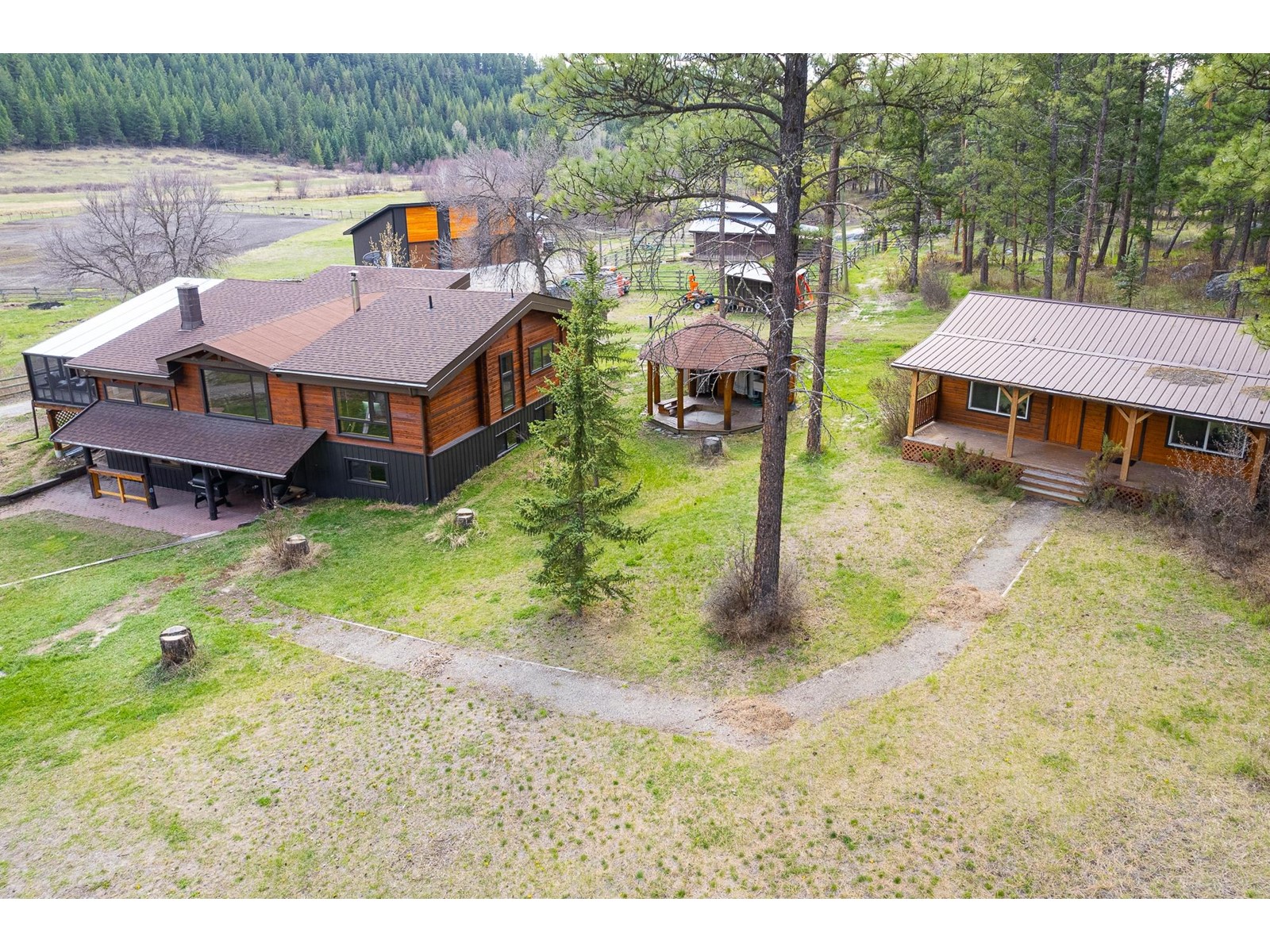 5612 WOLF CREEK ROAD, Wasa, British Columbia - One Percent Realty Ltd ...