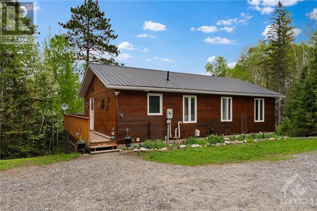 4666 Matawatchan Road, Griffith, Ontario K0J 2R0 (27230151) - Paul ...