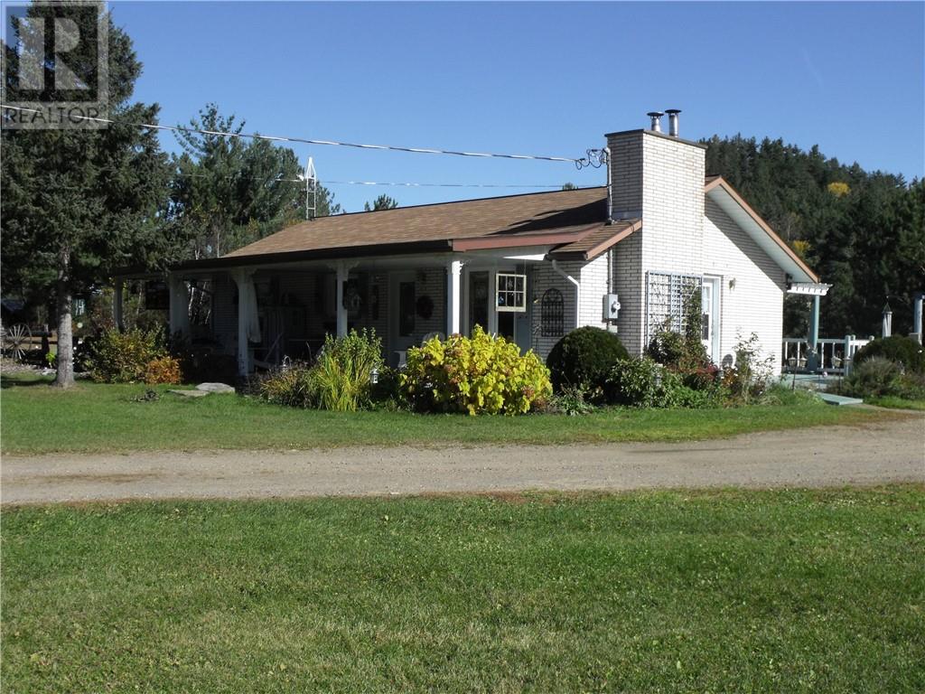 11462 OPEONGO ROAD - Barry's Bay - Ontario » ID# 1388754 » Team Realty