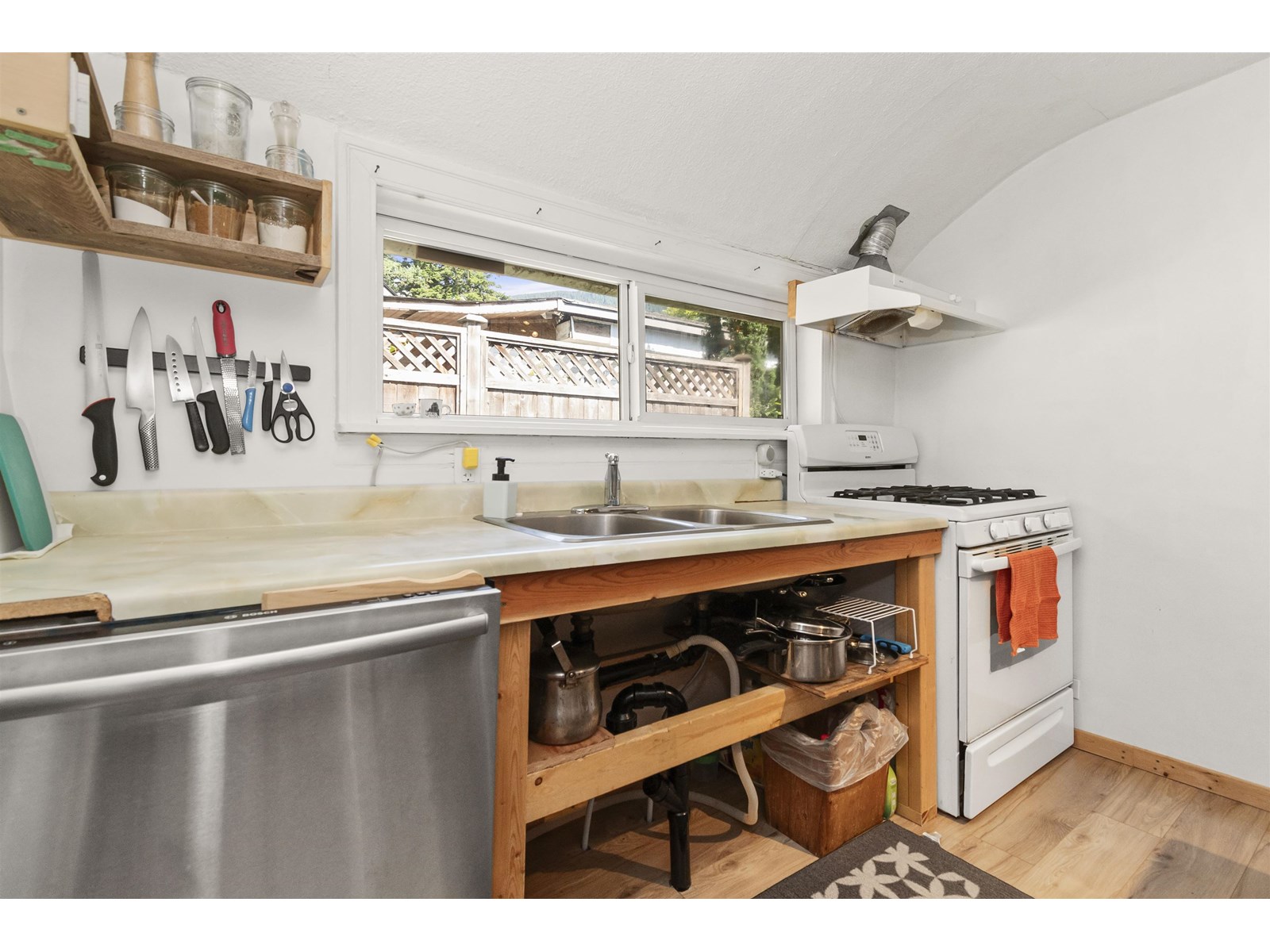 42259 YARROW CENTRAL ROAD|Yarrow, Yarrow, British Columbia - One ...