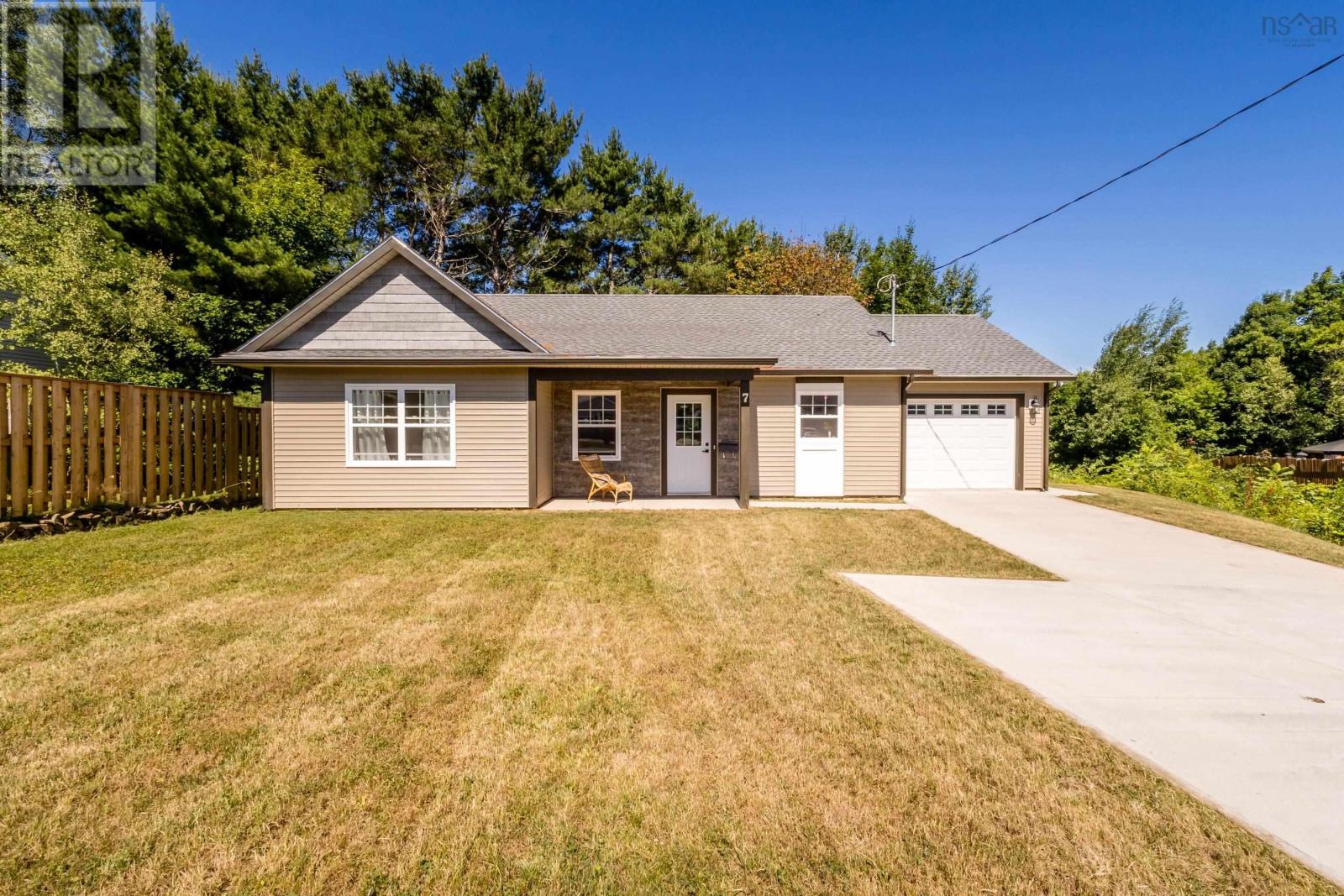 7 Daphne Court New Minas, Nova Scotia B4N5J9 | House For sale $499,000 | Sutton Realty