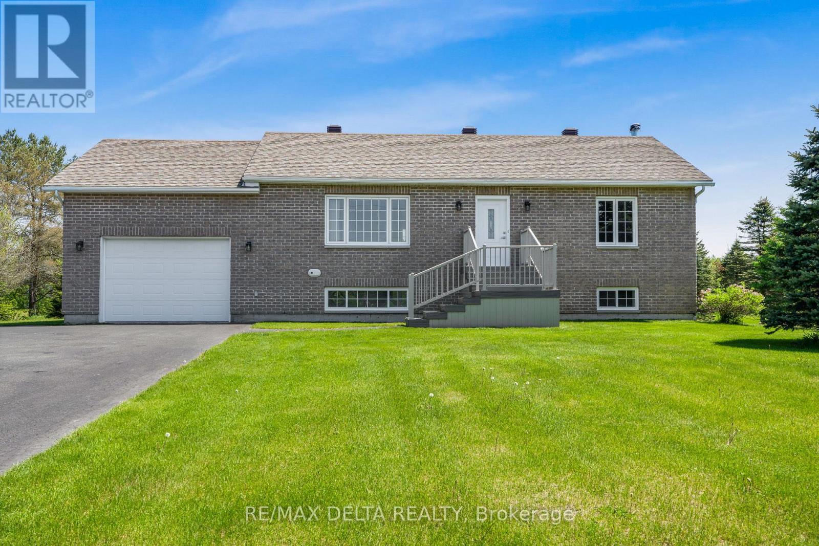 1987 Paul Drive, Clarence-Rockland, Ontario K0A 1E0 (28708971) | Sam ...