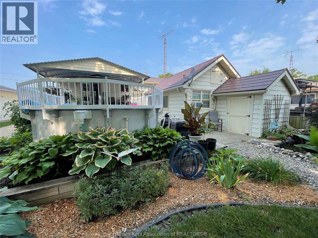 915 Old Glass Road, Wallaceburg, Ontario N8A 3S9 (29208642) - Riversite ...