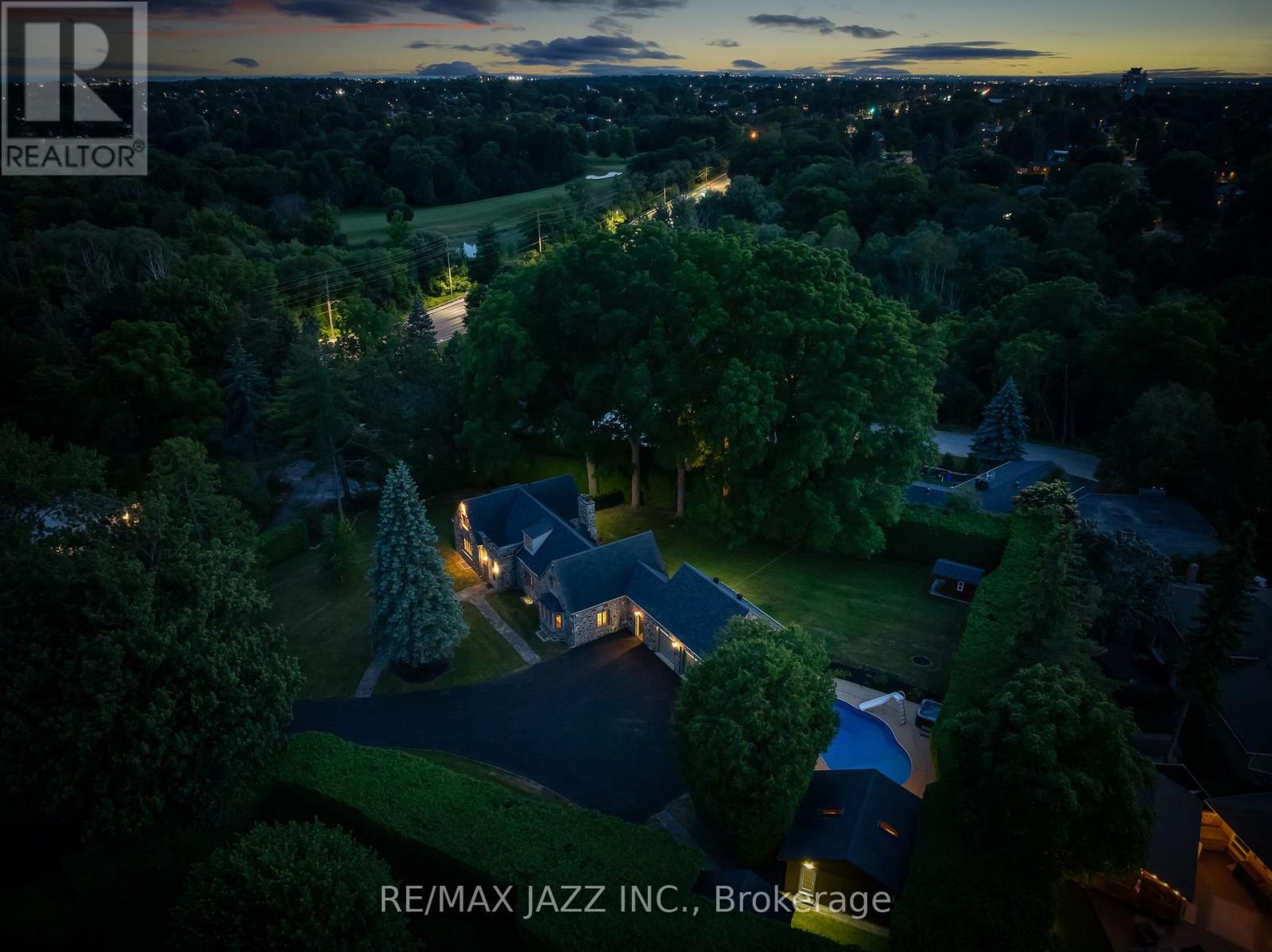 690 BESSBOROUGH DRIVE - Oshawa (Centennial) - Ontario » ID# E12661410 ...